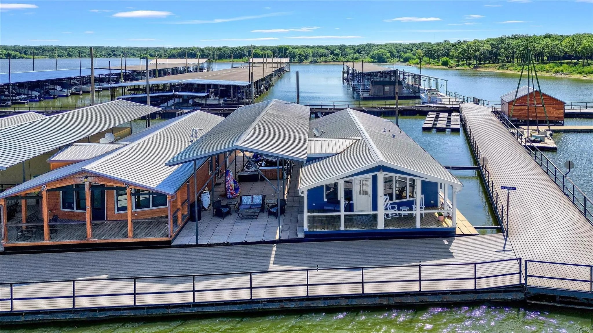 Admiral Way #1 - RECENTLY REDUCED | Floating Home Sales | Flowing Wells ...